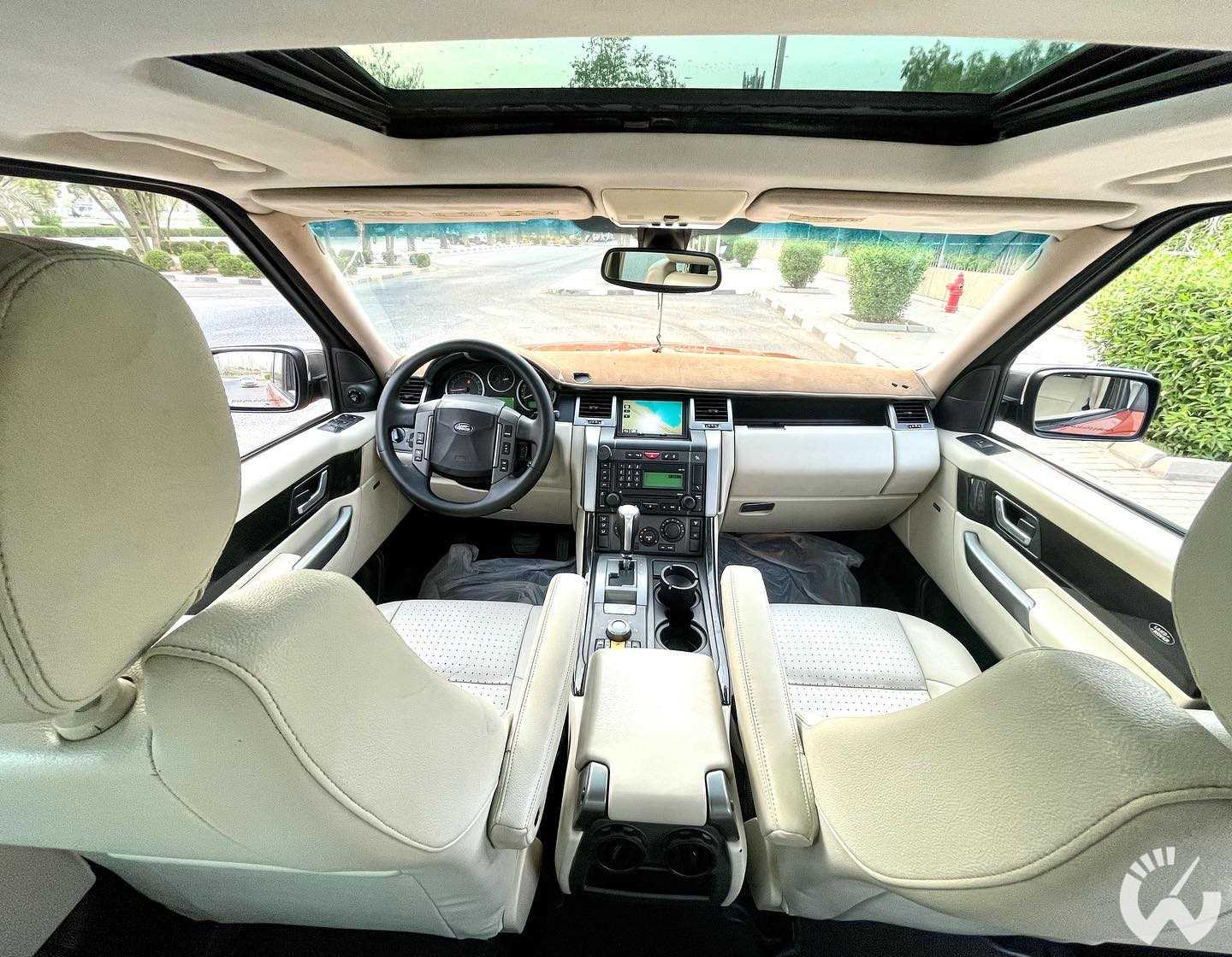 Weelz Kuwait | Latest Used Cars Kuwait | Land Rover